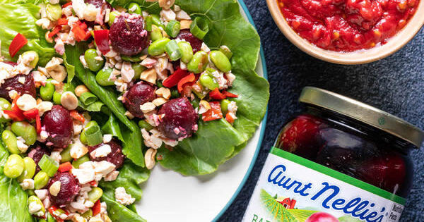 Beet and Edamame Lettuce Wraps with Sriracha Peanut Dipping Sauce ...